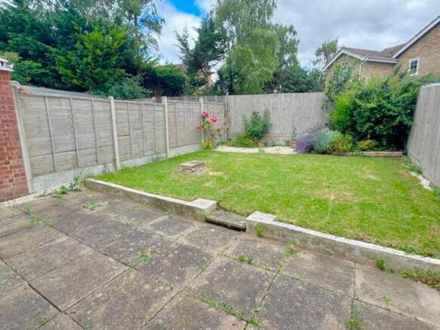 3 bedroom semi detached house for rent in Goldsmith Drive, Newport Pagnell, MK16