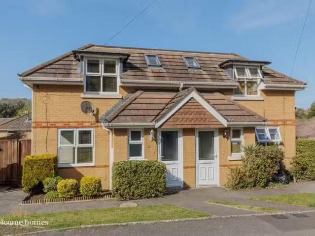 3 bedroom semi detached house for rent in Gordon Road, Poole.