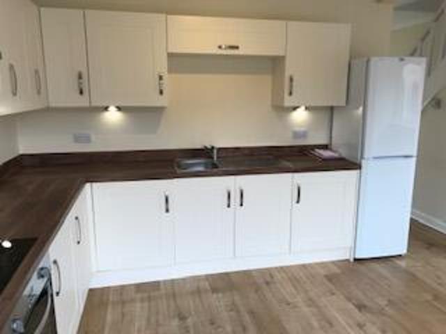 3 bedroom semi detached house for rent in Gleadless Drive, Sheffield, S12