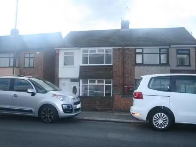 3 bedroom semi detached house for rent in Gleneagles Road, Cov.