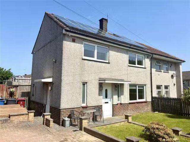3 bedroom semi detached house for rent in Glenluce Crescent, B.