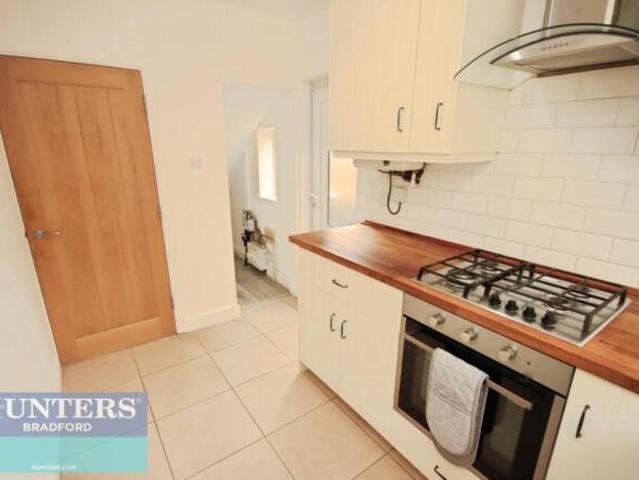 3 bedroom semi detached house for rent in Grove House Crescent, Bradford, West Yorkshire, BD2