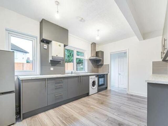 3 Bedroom Semi detached House For Rent In Grove Park, London