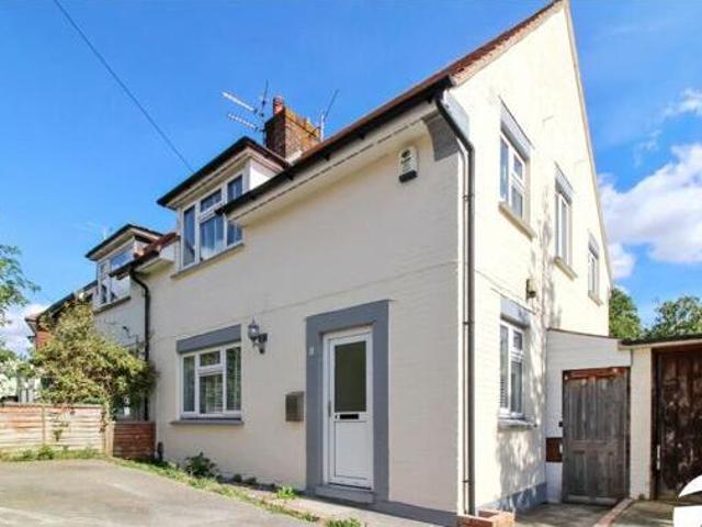 3 Bedroom Semi detached House For Rent In Gravesend, Kent