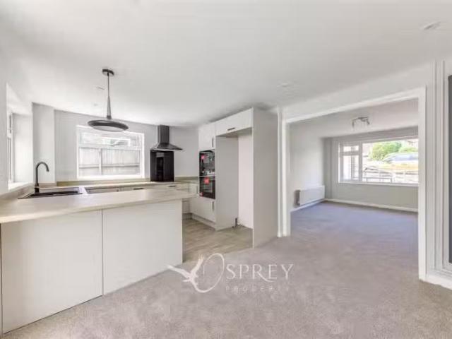 3 bedroom semi detached house for rent in Grange Drive, Melton.