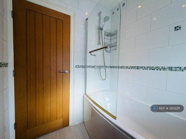 3 bedroom semi detached house for rent in Grange Park Terrace, Leeds, LS8