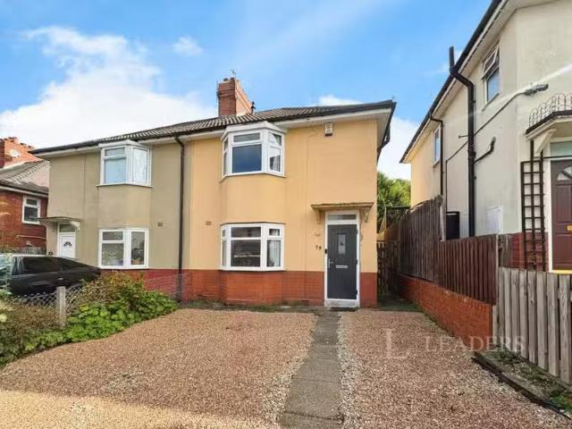 3 bedroom semi detached house for rent in Grange Road, B64