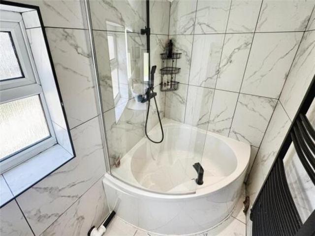 3 bedroom semi detached house for rent in Green Avenue, Swinton, Manchester, Greater Manchester, M27