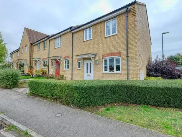 3 bedroom semi detached house for rent in Green Road, Suffolk.