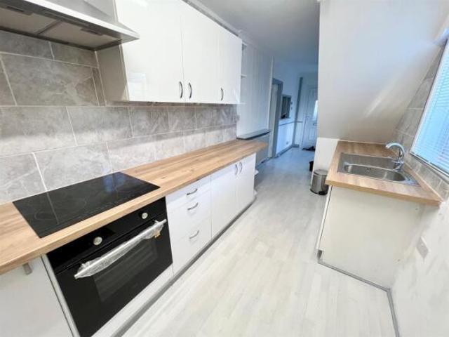 3 bedroom semi detached house for rent in Griffiths Road, High Green, Sheffield, S35 3GY, S35