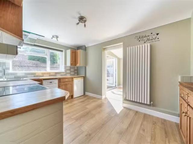 3 bedroom semi detached house for rent in Griggs Meadow, Dunsf.