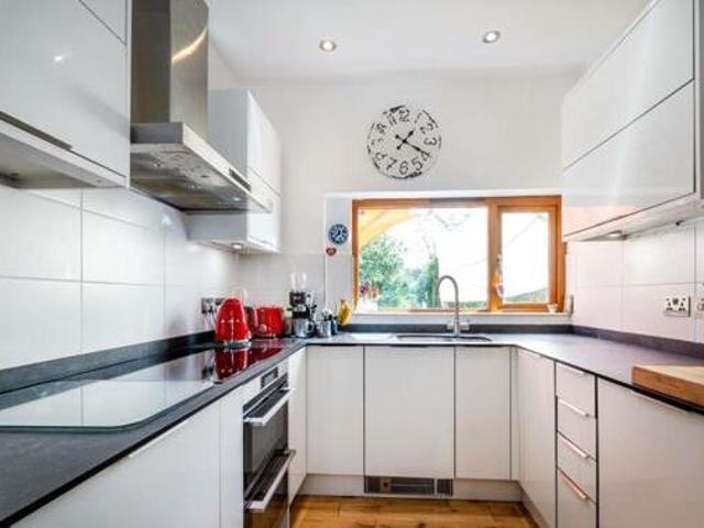 3 Bedroom Semi detached House For Rent In Guildford