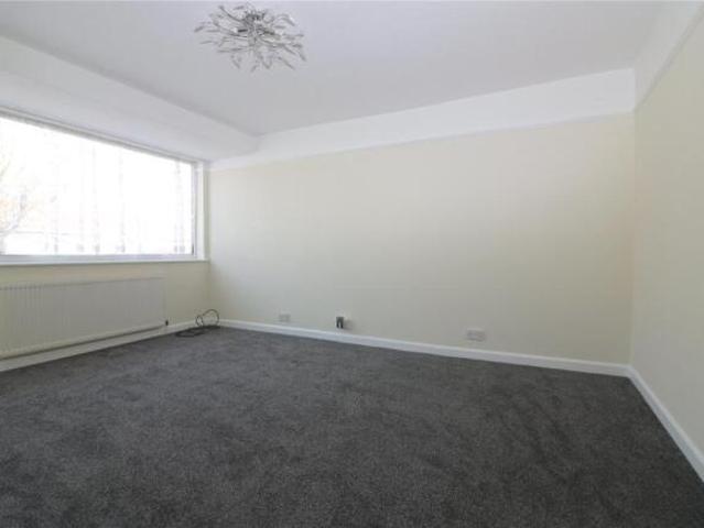 3 bedroom semi detached house for rent in Hampton Gardens, Southend on Sea, Essex, SS2
