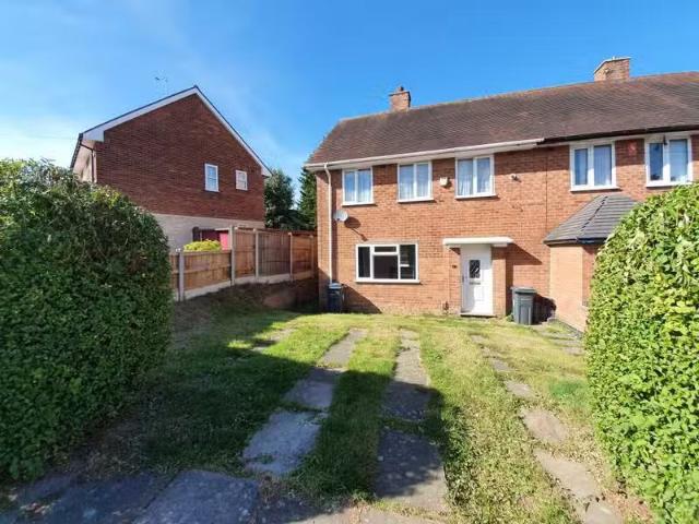 3 bedroom semi detached house for rent in Hansom Road, Birming.