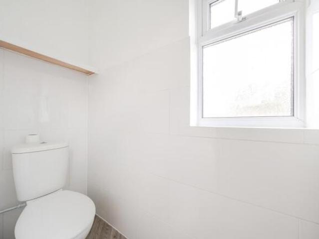 3 bedroom semi detached house for rent in Hackwood Road, Basingstoke, RG21
