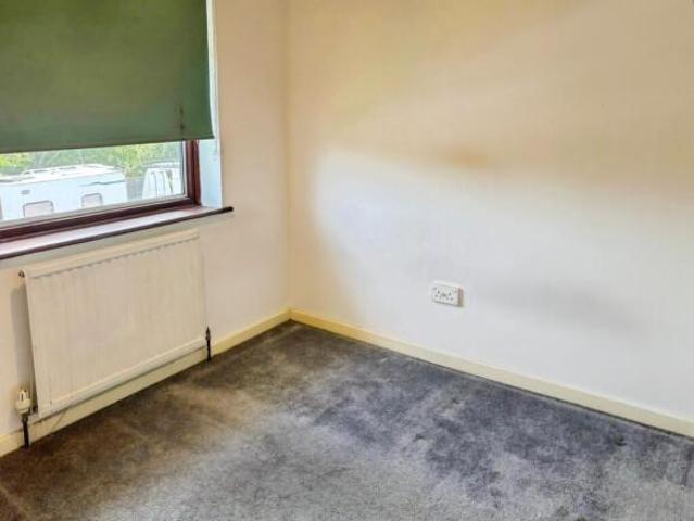 3 bedroom semi detached house for rent in Hadlow Court, Slough, SL1