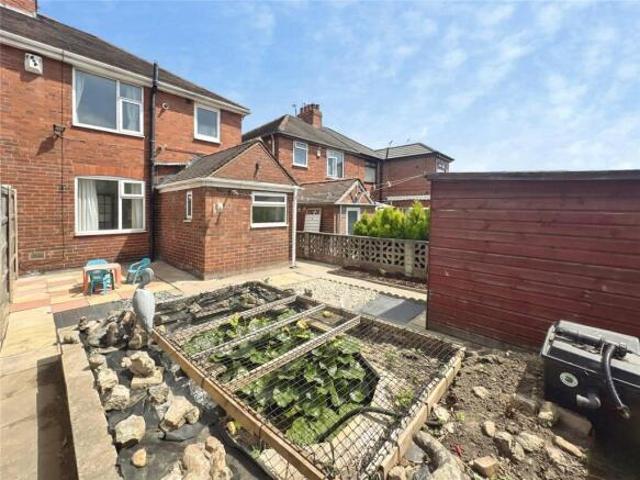 3 bedroom semi detached house for rent in Haigh Road, Doncaster, South Yorkshire, DN4