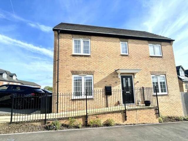 3 Bedroom Semi detached House For Rent In Halfway, Sheffield