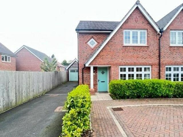 3 Bedroom Semi detached House For Rent In Hartford