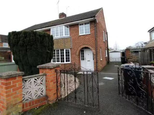 3 bedroom semi detached house for rent in Hartshorne, DE11