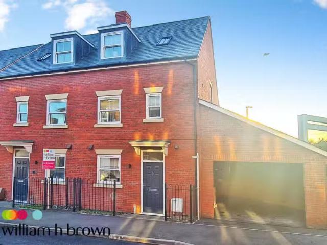 3 bedroom semi detached house for rent in Harbourside, George.