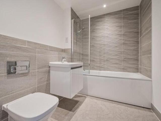3 bedroom semi detached house for rent in Harebell Way, Winchester, Hampshire, SO22