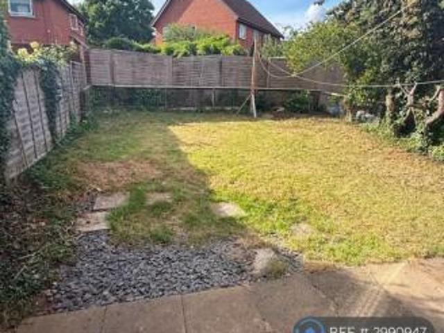 3 bedroom semi detached house for rent in Harebell Close, Milton Keynes, MK7