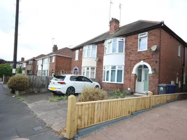 3 bedroom semi detached house for rent in Harlaxton Street, St.