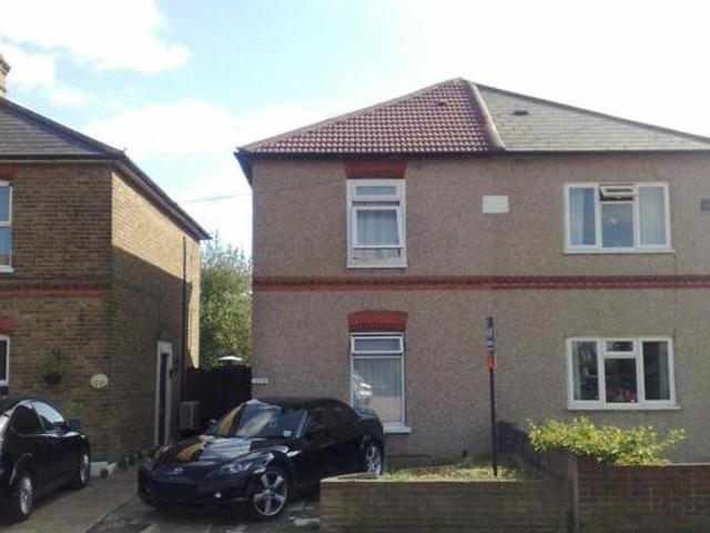 3 Bedroom Semi detached House For Rent In Harlington