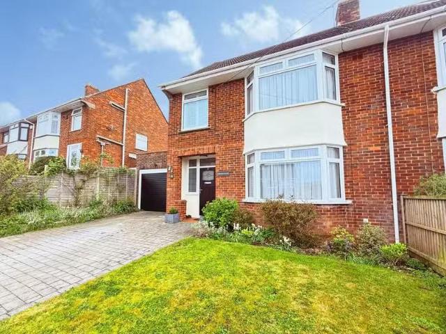 3 bedroom semi detached house for rent in Hawkers Lane, Wells.