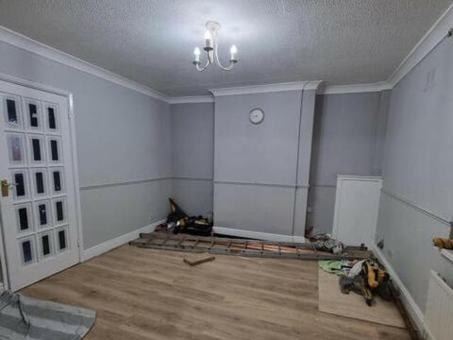 3 Bedroom Semi detached House For Rent In Hayes