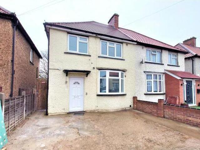 3 Bedroom Semi detached House For Rent In Hayes, Greater London
