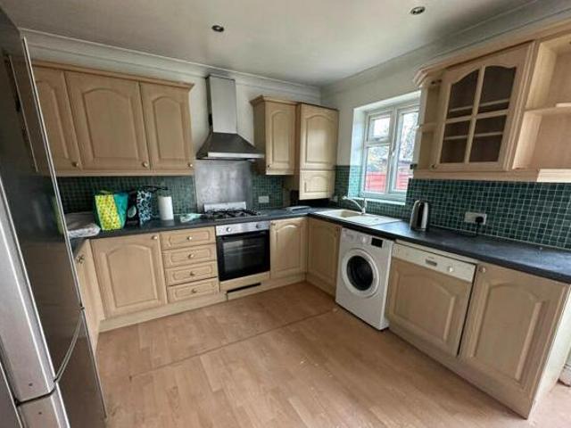 3 Bedroom Semi detached House For Rent In Hayes, Greater London