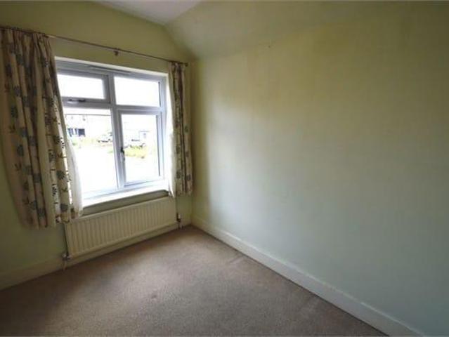 3 bedroom semi detached house for rent in Heathside Avenue, Bexleyheath, DA7