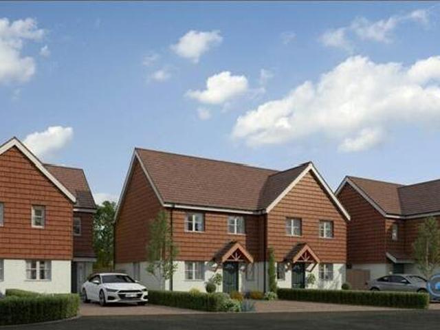 3 Bedroom Semi detached House For Rent In Hellingly