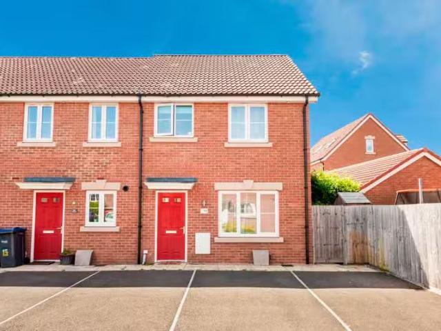 3 bedroom semi detached house for rent in Helliker Close, Hilp.