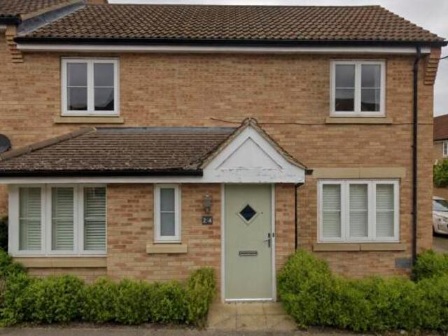3 bedroom semi detached house for rent in Hepburn Crescent, Oxley Park, Milton Keynes, MK4