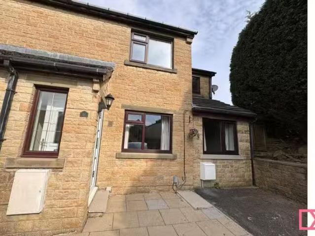 3 bedroom semi detached house for rent in Highcroft Gardens, K.