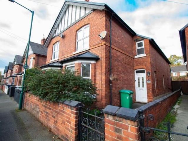 3 bedroom semi detached house for rent in Highbury Avenue, NG6