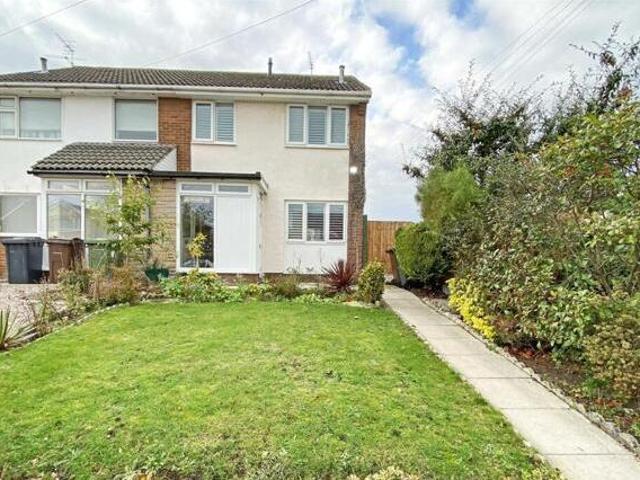 3 Bedroom Semi detached House For Rent In Hightown