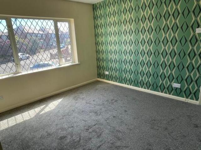 3 bedroom semi detached house for rent in Hill Top Crescent, Wheatley Hills, DN2