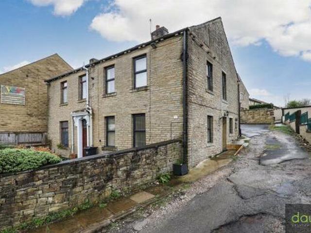 3 Bedroom Semi detached House For Rent In Hipperholme