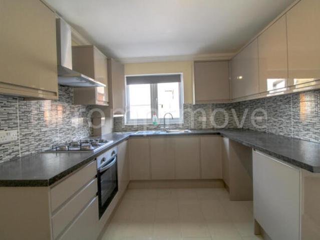 3 bedroom semi detached house for rent in Holland Road Luton LU3 1JJ, LU3