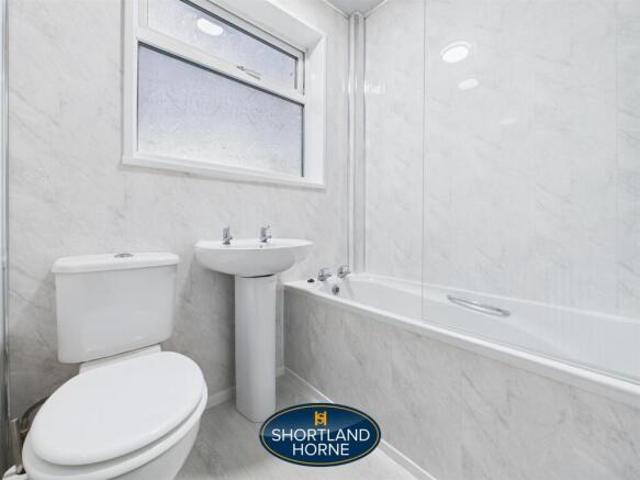 3 bedroom semi detached house for rent in Hollow Crescent, Radford, Coventry, CV6
