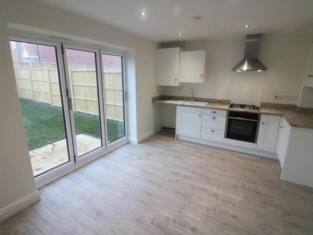 3 bedroom semi detached house for rent in Holmes Croft, Hessle, HU13