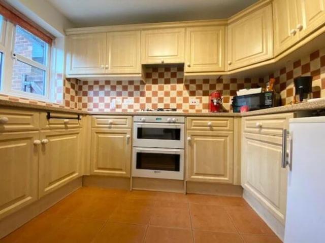 3 bedroom semi detached house for rent in Horseshoe Close, Weavering, ME14