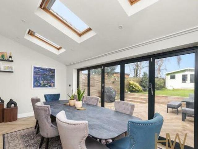 3 Bedroom Semi detached House For Rent In Hove