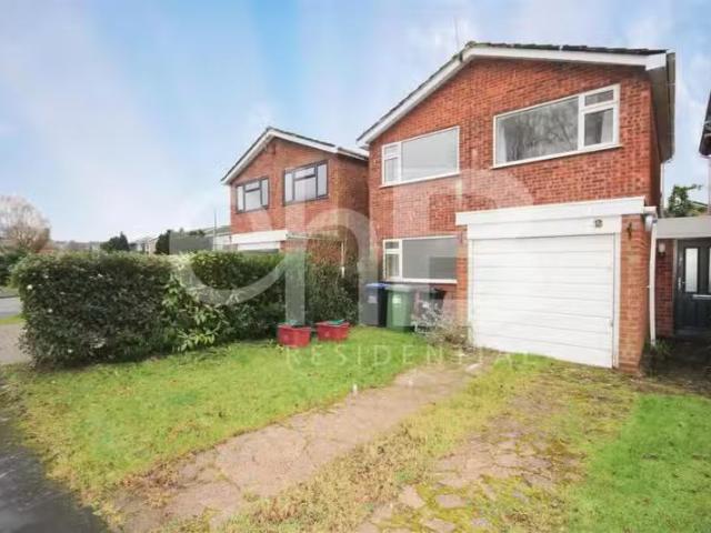3 bedroom semi detached house for rent in Huddisdon Close, War.