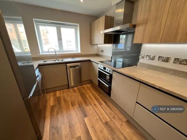 3 bedroom semi detached house for rent in Hutchings Drive, Exeter, EX1