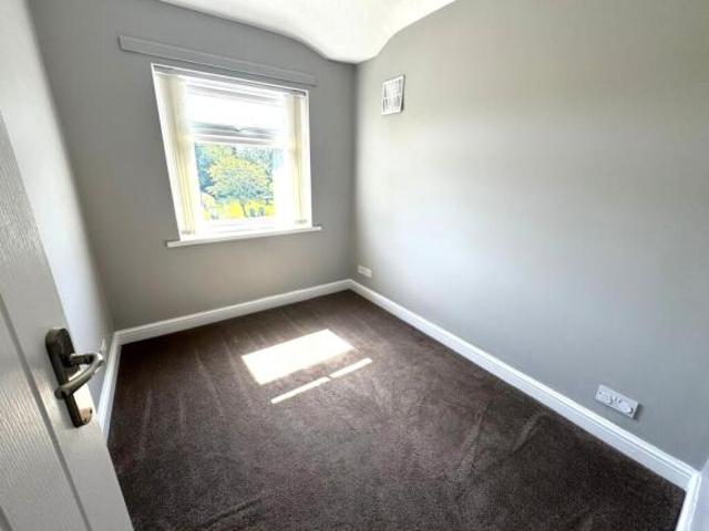 3 bedroom semi detached house for rent in Hyde Road, Wolverhampton, WV11